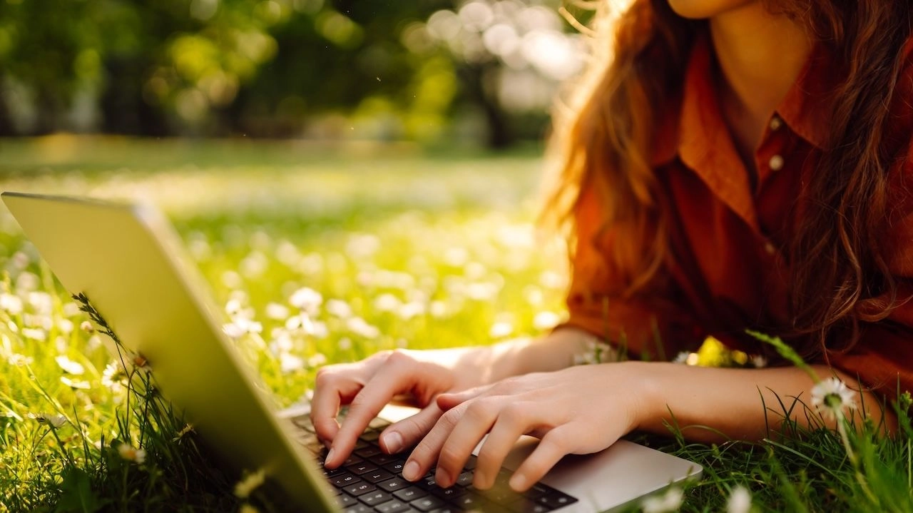 Student Loan Consolidation: Pros and Cons To Know Before You Apply in 2026