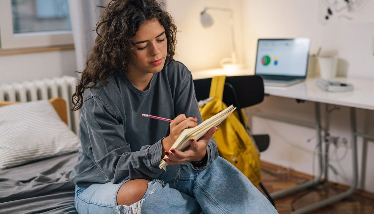 How Do I Pay for College With No Money in 2026?